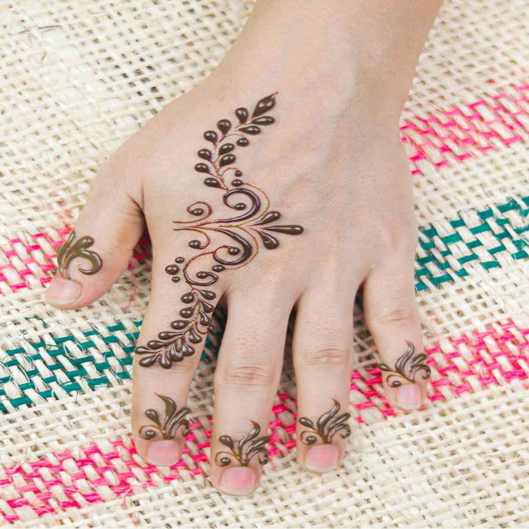Simple Mehndi Designs For Kids - Cute Mehndi Designs For Kids